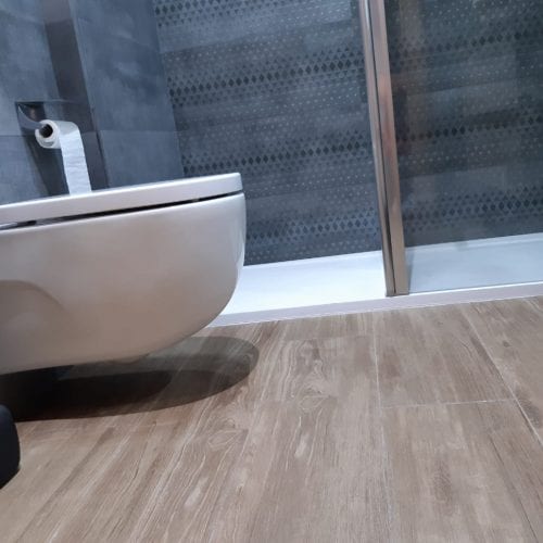 Serie VILEMA , porcelánico imitación madera 23x120