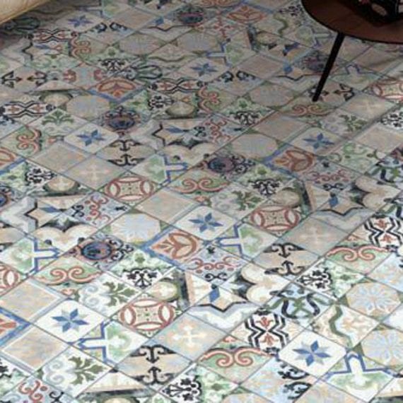 Serie BORNE, azulejo hidráulico con acabado mate. Porcelánico